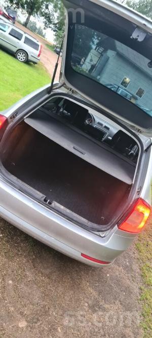 Grey Skoda Octavia 2013 in Gulbene, with an engine capacity of 1.60 L and mileage of 407 thousand km for 1100 €, photo 4 on AUTOMOTO.COM.LV