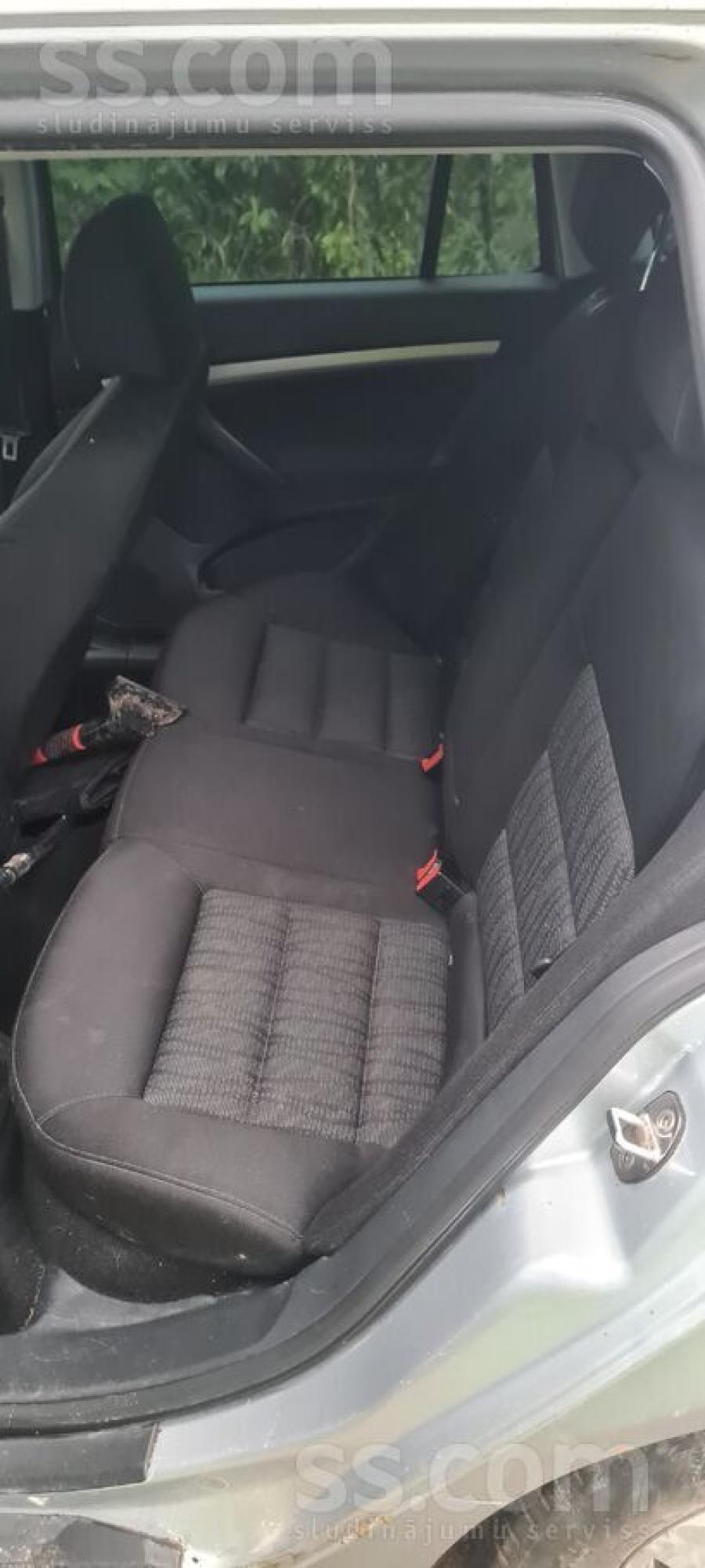 Grey Skoda Octavia 2013 in Gulbene, with an engine capacity of 1.60 L and mileage of 407 thousand km for 1100 €, photo 5 on AUTOMOTO.COM.LV