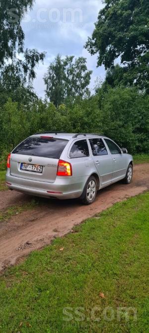 Grey Skoda Octavia 2013 in Gulbene, with an engine capacity of 1.60 L and mileage of 407 thousand km for 1100 €, photo 6 on AUTOMOTO.COM.LV