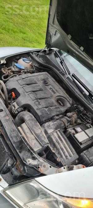 Grey Skoda Octavia 2013 in Gulbene, with an engine capacity of 1.60 L and mileage of 407 thousand km for 1100 €, photo 8 on AUTOMOTO.COM.LV