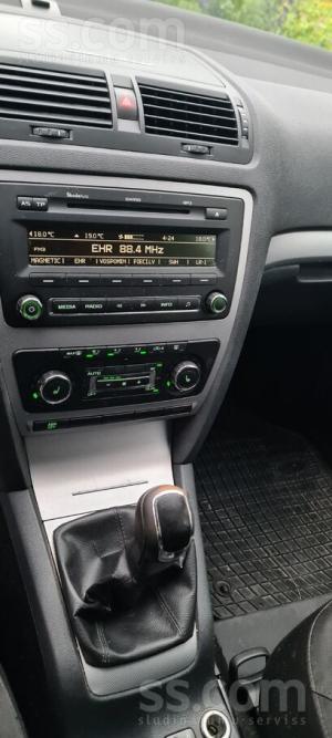 Grey Skoda Octavia 2013 in Gulbene, with an engine capacity of 1.60 L and mileage of 407 thousand km for 1100 €, photo 11 on AUTOMOTO.COM.LV