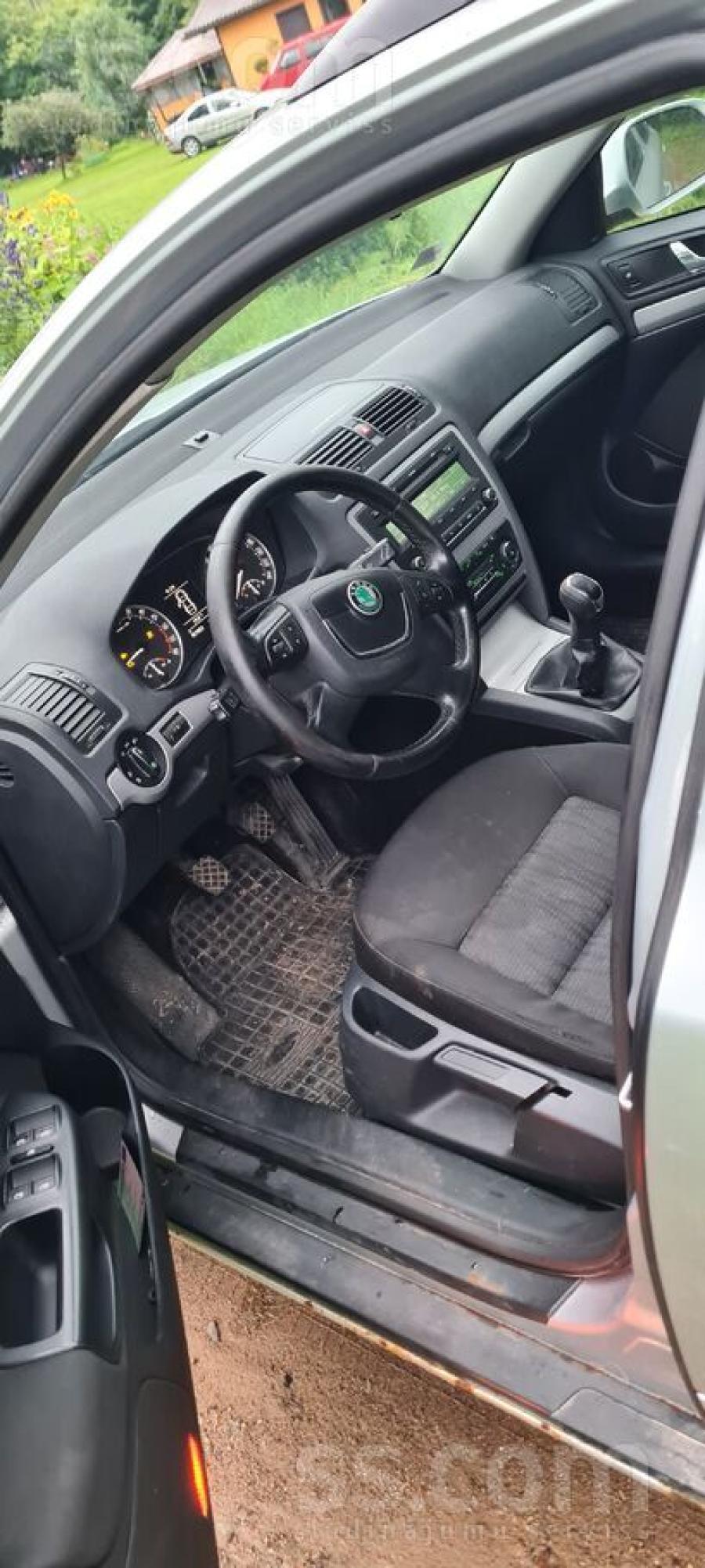 Grey Skoda Octavia 2013 in Gulbene, with an engine capacity of 1.60 L and mileage of 407 thousand km for 1100 €, photo 12 on AUTOMOTO.COM.LV