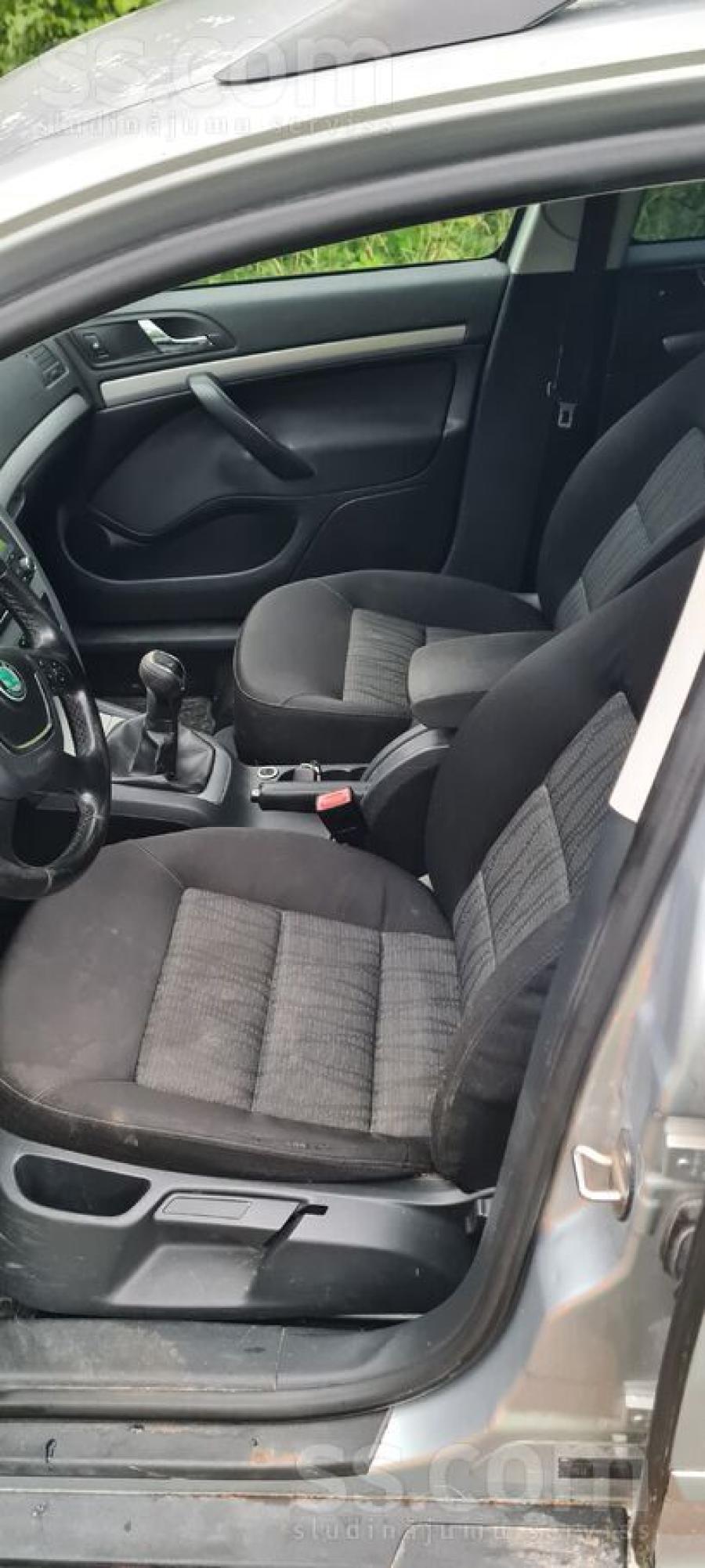 Grey Skoda Octavia 2013 in Gulbene, with an engine capacity of 1.60 L and mileage of 407 thousand km for 1100 €, photo 13 on AUTOMOTO.COM.LV