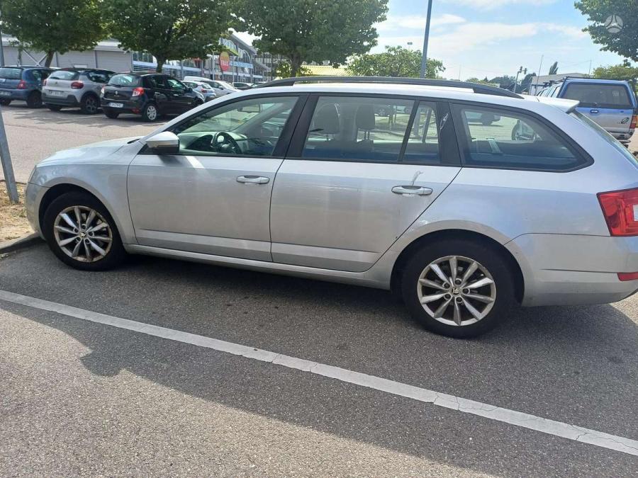 Pelēks Skoda Octavia 2013 Tauragė, ar dzinēja tilpumu 1.60 L un nobraukumu 265 tūkst. km par 4500 €, foto 3 vietnē AUTOMOTO.COM.LV