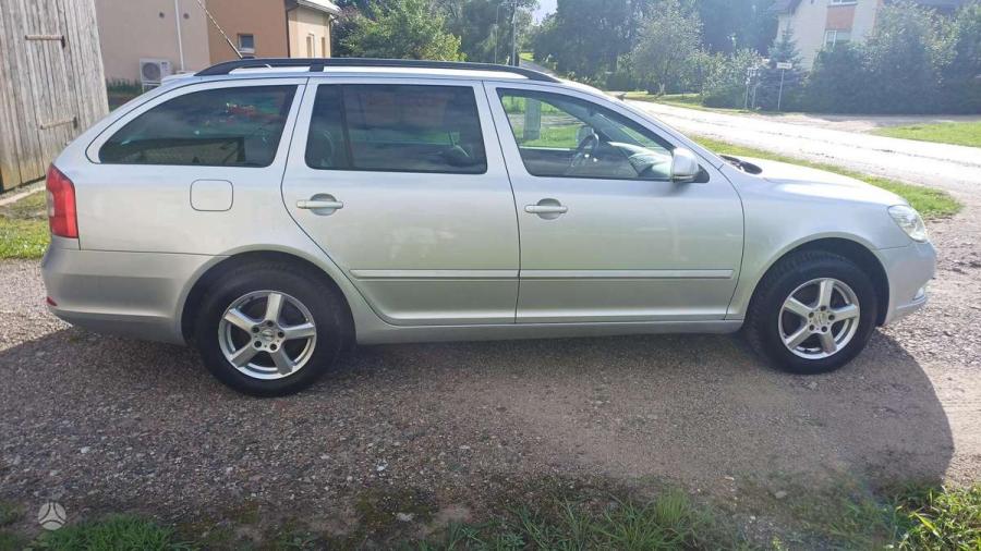 Pelēks Skoda Octavia 2013 Marijampole, ar dzinēja tilpumu 1.97 L un nobraukumu 241 tūkst. km par 3950 €, foto 5 vietnē AUTOMOTO.COM.LV