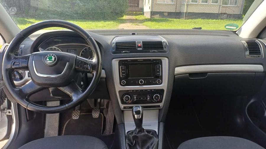 Pelēks Skoda Octavia 2013 Marijampole, ar dzinēja tilpumu 1.97 L un nobraukumu 241 tūkst. km par 3950 €, foto 6 vietnē AUTOMOTO.COM.LV