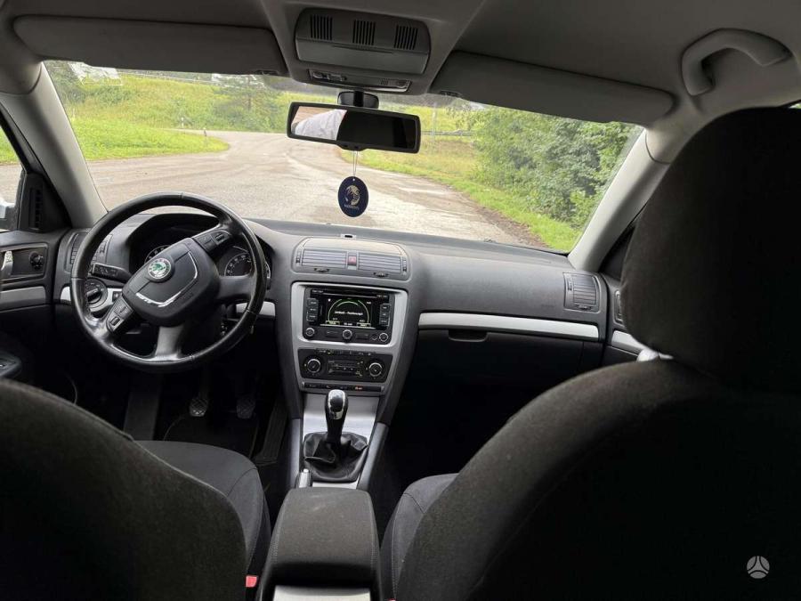 Pelēks Skoda Octavia 2013 Ukmergė, ar dzinēja tilpumu 1.60 L un nobraukumu 222 tūkst. km par 3650 €, foto 6 vietnē AUTOMOTO.COM.LV