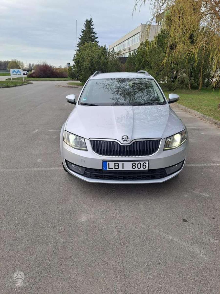 Grey Skoda Octavia 2013 in Gargzdai, with an engine capacity of 1.97 L and mileage of 331 thousand km for 4900 €, photo 1 on AUTOMOTO.COM.LV