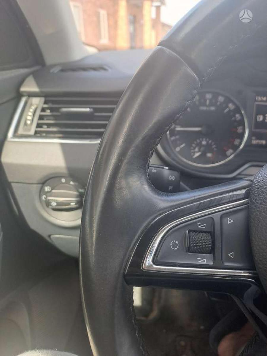 Grey Skoda Octavia 2013 in Gargzdai, with an engine capacity of 1.97 L and mileage of 331 thousand km for 4900 €, photo 5 on AUTOMOTO.COM.LV