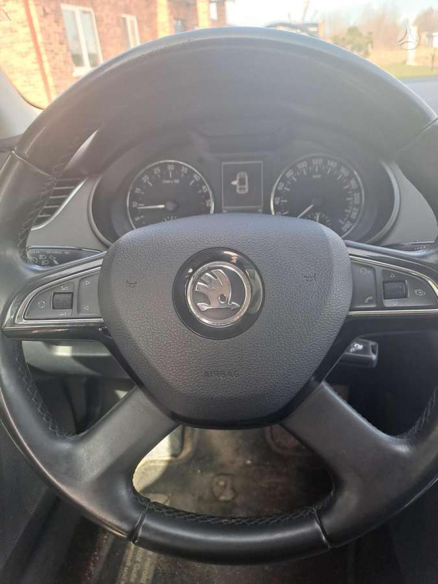 Grey Skoda Octavia 2013 in Gargzdai, with an engine capacity of 1.97 L and mileage of 331 thousand km for 4900 €, photo 9 on AUTOMOTO.COM.LV
