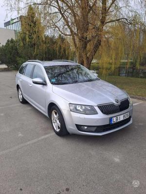 Grey Skoda Octavia 2013 in Gargzdai, with an engine capacity of 1.97 L and mileage of 331 thousand km for 4900 €, photo 12 on AUTOMOTO.COM.LV