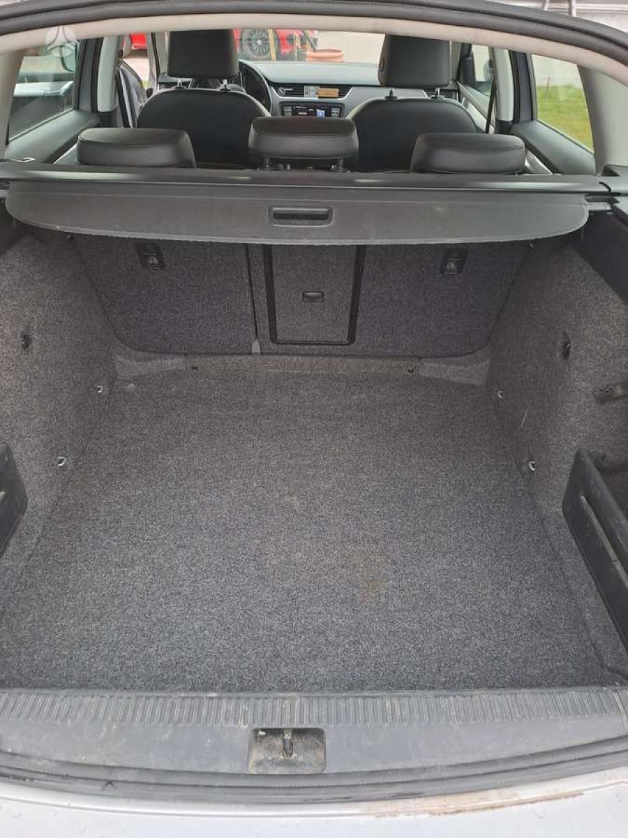 Grey Skoda Octavia 2013 in Gargzdai, with an engine capacity of 1.97 L and mileage of 331 thousand km for 4900 €, photo 17 on AUTOMOTO.COM.LV
