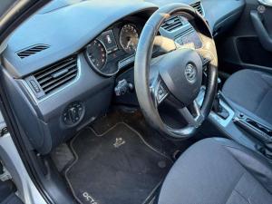 Grey Skoda Octavia 2013 in Jurbarkas, with an engine capacity of 1.97 L and mileage of 300 thousand km for 5565 €, photo 15 on AUTOMOTO.COM.LV