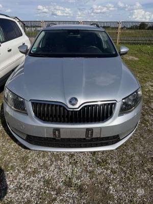 Grey Skoda Octavia 2013 in Jurbarkas, with an engine capacity of 1.97 L and mileage of 300 thousand km for 5565 €, photo 28 on AUTOMOTO.COM.LV