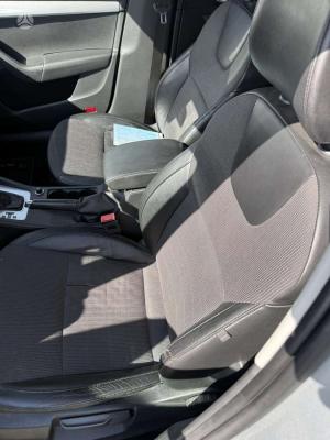 Grey Skoda Octavia 2013 in Jurbarkas, with an engine capacity of 1.97 L and mileage of 300 thousand km for 5565 €, photo 32 on AUTOMOTO.COM.LV