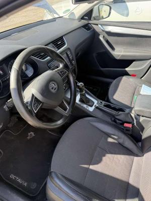 Grey Skoda Octavia 2013 in Jurbarkas, with an engine capacity of 1.97 L and mileage of 300 thousand km for 5565 €, photo 33 on AUTOMOTO.COM.LV