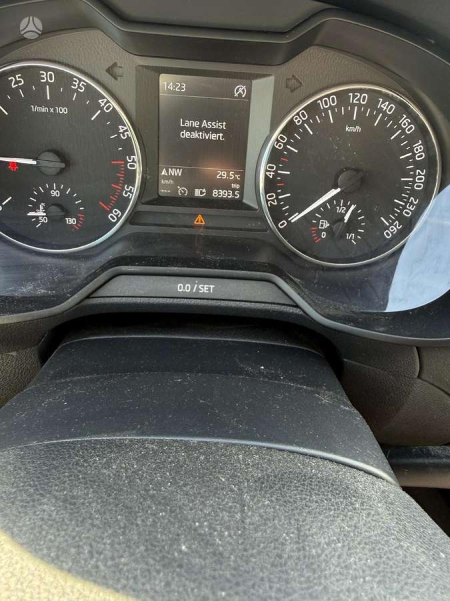 Grey Skoda Octavia 2013 in Jurbarkas, with an engine capacity of 1.97 L and mileage of 300 thousand km for 5565 €, photo 36 on AUTOMOTO.COM.LV