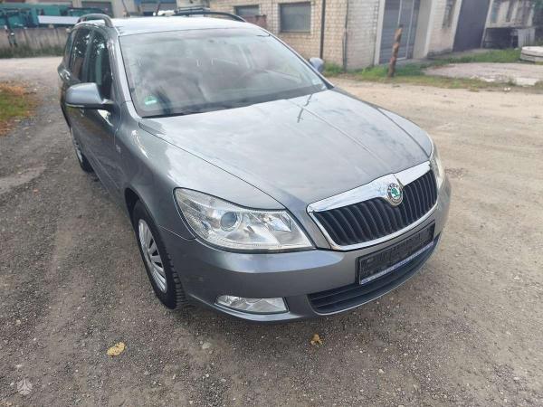 Pelēks Skoda Octavia 2013 Utena, ar dzinēja tilpumu 1.60 L un nobraukumu 246 tūkst. km par 3950 €, foto 9 vietnē AUTOMOTO.COM.LV
