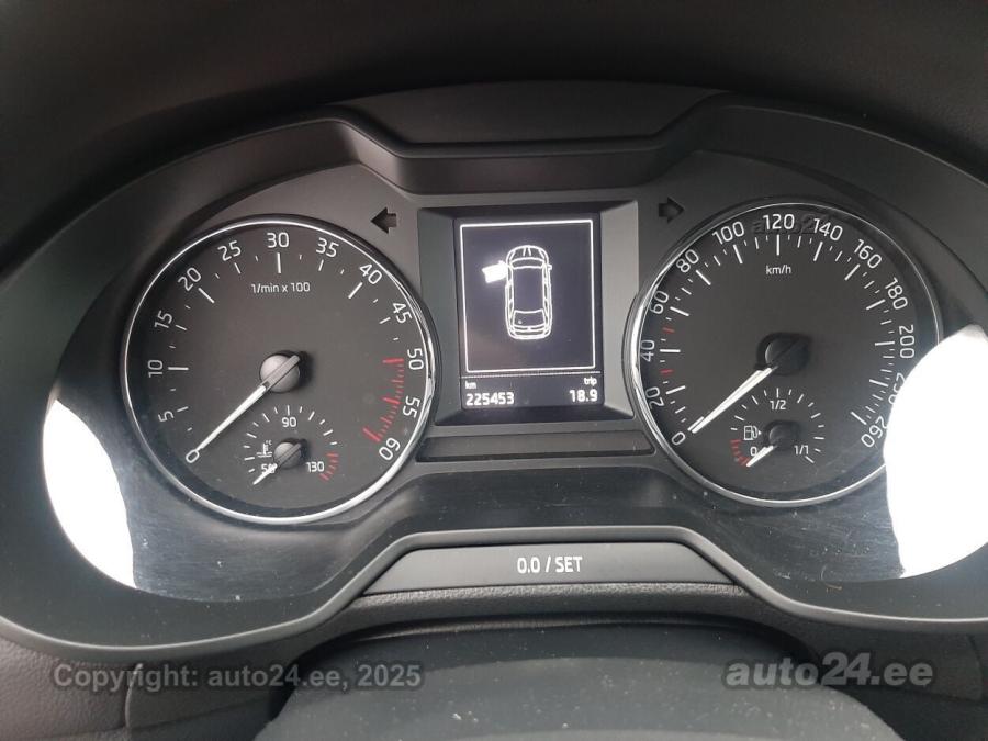 Grey Skoda Octavia 2014 in Tartu, with an engine capacity of 2.00 L and mileage of 225 thousand km for 8990 €, photo 15 on AUTOMOTO.COM.LV