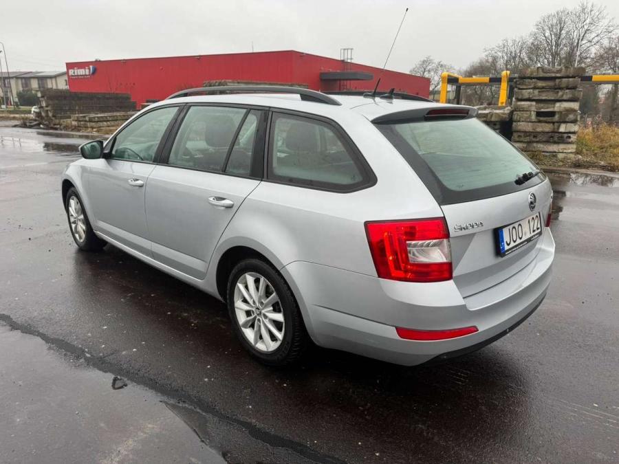 Pelēks Skoda Octavia 2014 Kauņa, ar dzinēja tilpumu 1.60 L un nobraukumu 550 tūkst. km par 4500 €, foto 2 vietnē AUTOMOTO.COM.LV