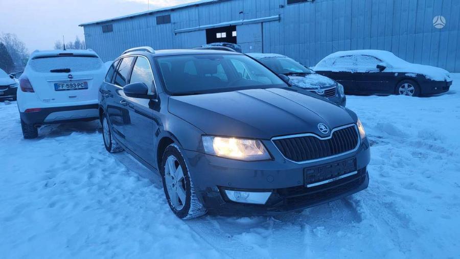 Grey Skoda Octavia 2014 in Siauliai, with an engine capacity of 1.60 L and mileage of 250 thousand km for 5150 €, photo 3 on AUTOMOTO.COM.LV