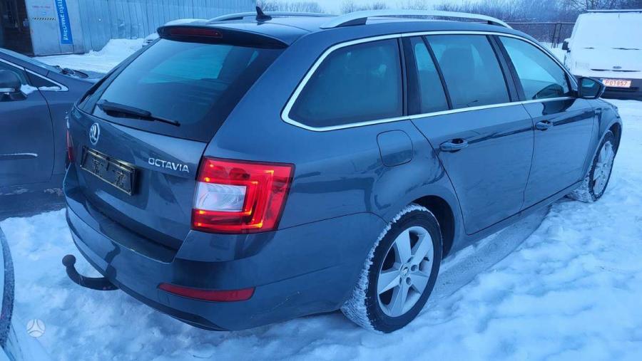 Grey Skoda Octavia 2014 in Siauliai, with an engine capacity of 1.60 L and mileage of 250 thousand km for 5150 €, photo 7 on AUTOMOTO.COM.LV