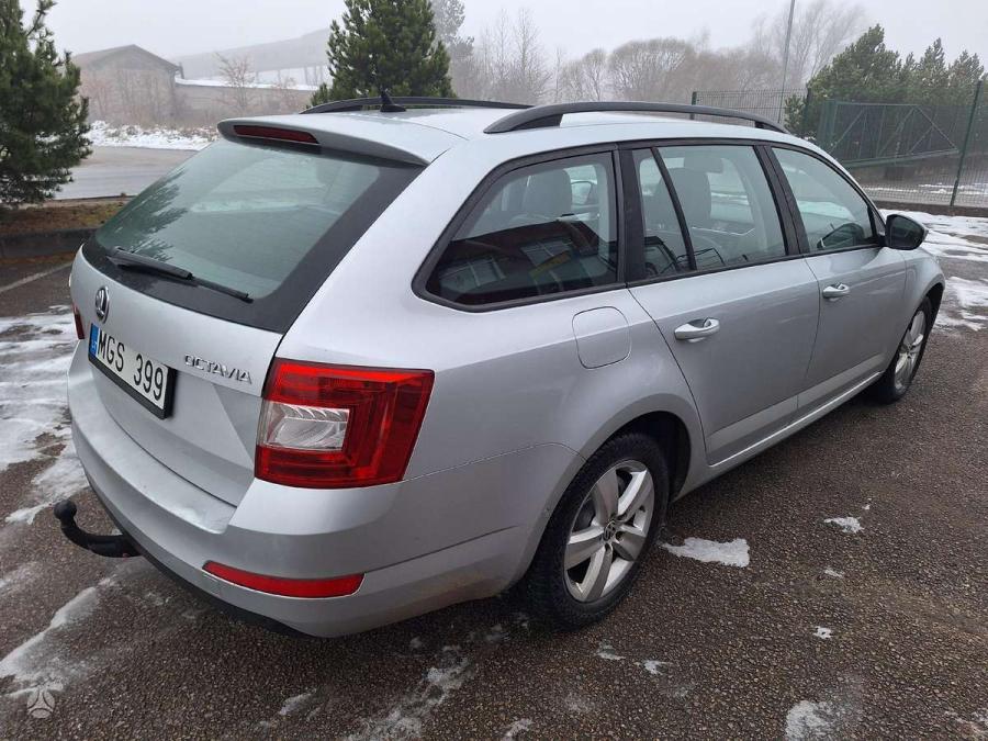 Pelēks Skoda Octavia 2014 Telšiai, ar dzinēja tilpumu 1.60 L un nobraukumu 295 tūkst. km par 5699 €, foto 3 vietnē AUTOMOTO.COM.LV