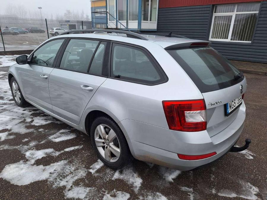 Pelēks Skoda Octavia 2014 Telšiai, ar dzinēja tilpumu 1.60 L un nobraukumu 295 tūkst. km par 5699 €, foto 4 vietnē AUTOMOTO.COM.LV