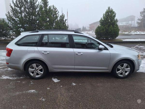 Grey Skoda Octavia 2014 in Telschi, with an engine capacity of 1.60 L and mileage of 295 thousand km for 5699 €, photo 5 on AUTOMOTO.COM.LV