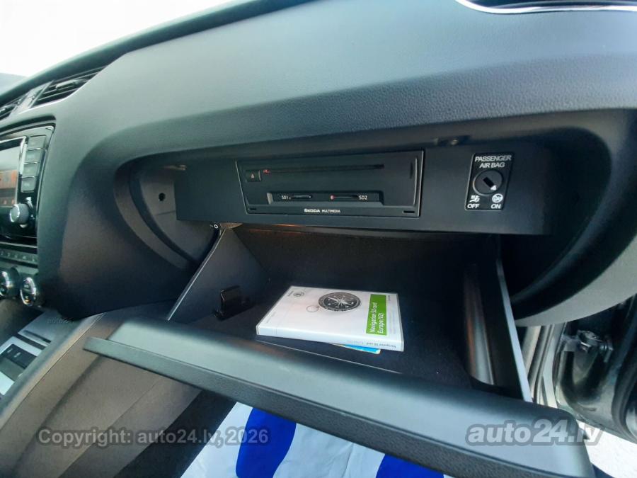 Pelēks Skoda Octavia 2014 Tartu, ar dzinēja tilpumu 2.00 L un nobraukumu 225 tūkst. km par 8190 €, foto 19 vietnē AUTOMOTO.COM.LV