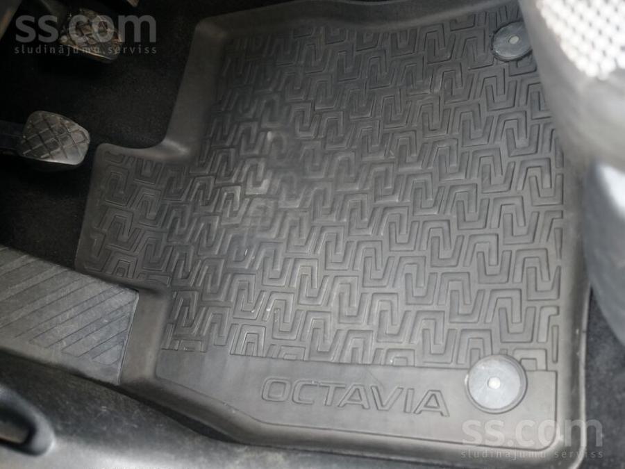 Grey Skoda Octavia 2014 in Preili, with an engine capacity of 2.00 L and mileage of 251 thousand km for 8490 €, photo 24 on AUTOMOTO.COM.LV