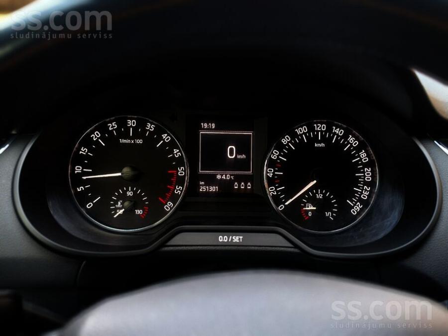 Grey Skoda Octavia 2014 in Preili, with an engine capacity of 2.00 L and mileage of 251 thousand km for 8490 €, photo 36 on AUTOMOTO.COM.LV