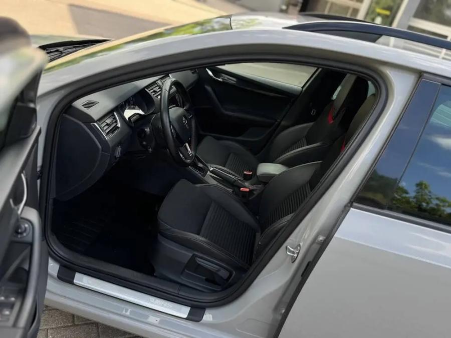 Pelēks Skoda Octavia 2014 Jūrmala, ar dzinēja tilpumu 2.00 L un nobraukumu 285 tūkst. km par 7900 €, foto 12 vietnē AUTOMOTO.COM.LV