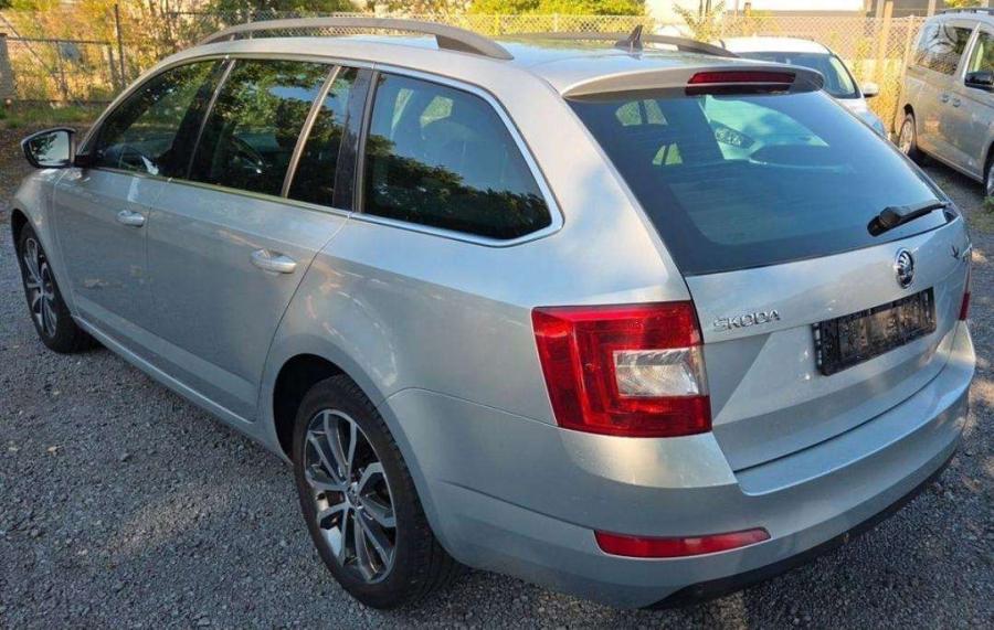 Grey Skoda Octavia 2014 in Vilnius, with an engine capacity of 1.60 L and mileage of 236 thousand km for 6800 €, photo 6 on AUTOMOTO.COM.LV