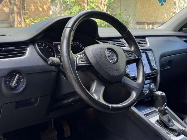 Grey Skoda Octavia 2014 in Vilnius, with an engine capacity of 1.60 L and mileage of 298 thousand km for 5650 €, photo 7 on AUTOMOTO.COM.LV