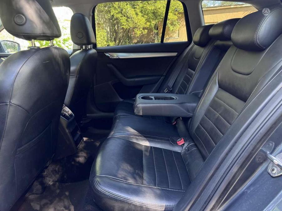Pelēks Skoda Octavia 2014 Viļņa, ar dzinēja tilpumu 1.60 L un nobraukumu 298 tūkst. km par 5650 €, foto 20 vietnē AUTOMOTO.COM.LV