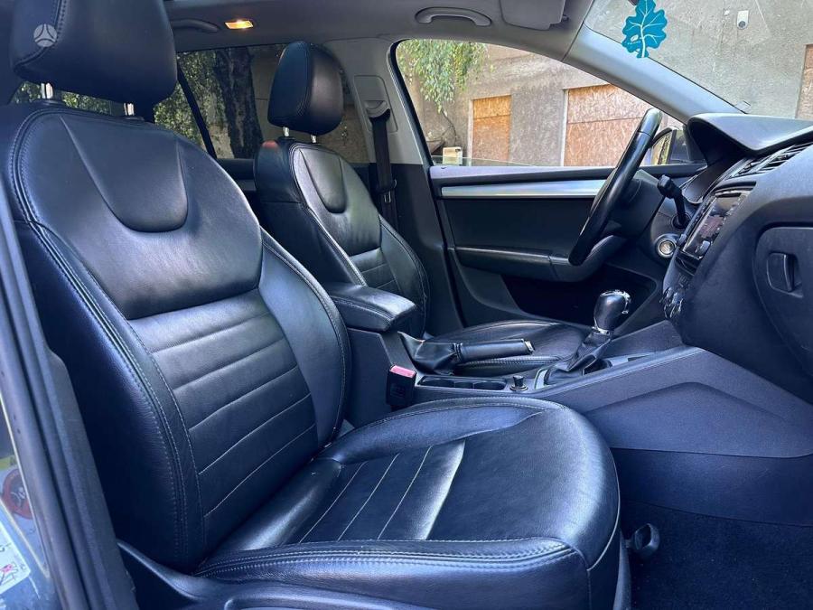 Pelēks Skoda Octavia 2014 Viļņa, ar dzinēja tilpumu 1.60 L un nobraukumu 298 tūkst. km par 5650 €, foto 23 vietnē AUTOMOTO.COM.LV