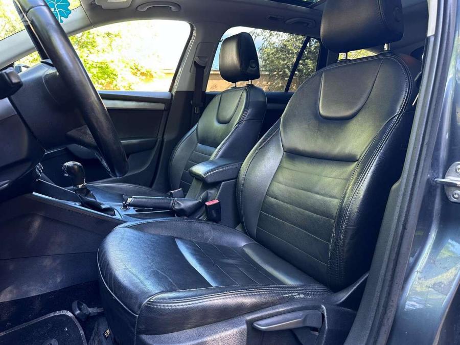 Pelēks Skoda Octavia 2014 Viļņa, ar dzinēja tilpumu 1.60 L un nobraukumu 298 tūkst. km par 5650 €, foto 24 vietnē AUTOMOTO.COM.LV