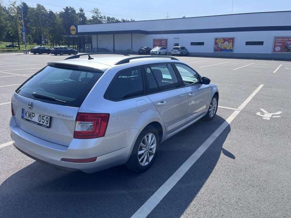 Grey Skoda Octavia 2014 in Kaunas, with an engine capacity of 1.60 L and mileage of 313 thousand km for 6000 €, photo 4 on AUTOMOTO.COM.LV