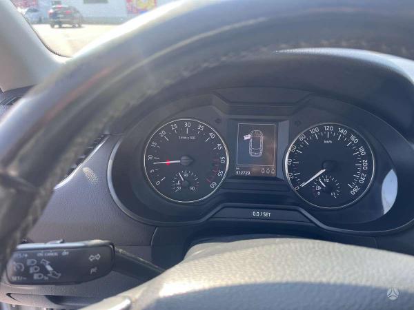 Grey Skoda Octavia 2014 in Kaunas, with an engine capacity of 1.60 L and mileage of 313 thousand km for 6000 €, photo 7 on AUTOMOTO.COM.LV
