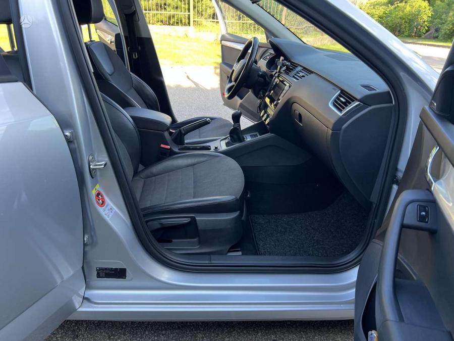 Pelēks Skoda Octavia 2014 Viļņa, ar dzinēja tilpumu 1.60 L un nobraukumu 300 tūkst. km par 4250 €, foto 20 vietnē AUTOMOTO.COM.LV