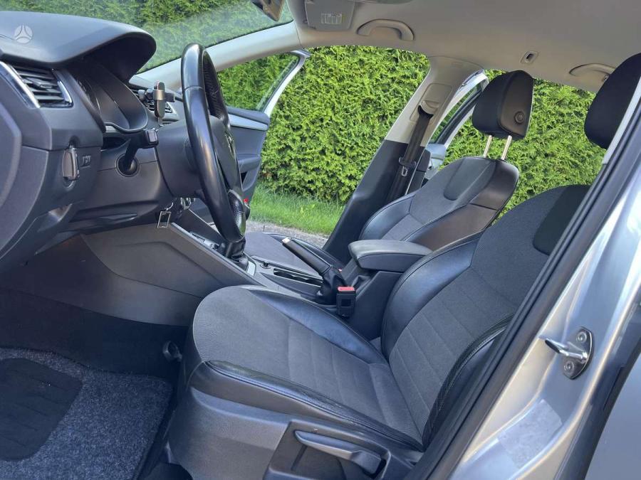 Pelēks Skoda Octavia 2014 Viļņa, ar dzinēja tilpumu 1.60 L un nobraukumu 300 tūkst. km par 4250 €, foto 30 vietnē AUTOMOTO.COM.LV