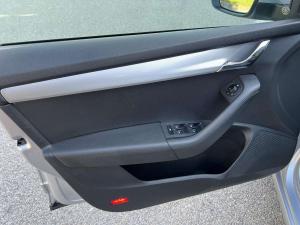 Pelēks Skoda Octavia 2014 Viļņa, ar dzinēja tilpumu 1.60 L un nobraukumu 300 tūkst. km par 4250 €, foto 31 vietnē AUTOMOTO.COM.LV