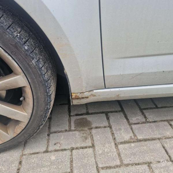 Grey Skoda Octavia 2014 in Vilnius, with an engine capacity of 1.20 L and mileage of 377 thousand km for 3200 €, photo 3 on AUTOMOTO.COM.LV