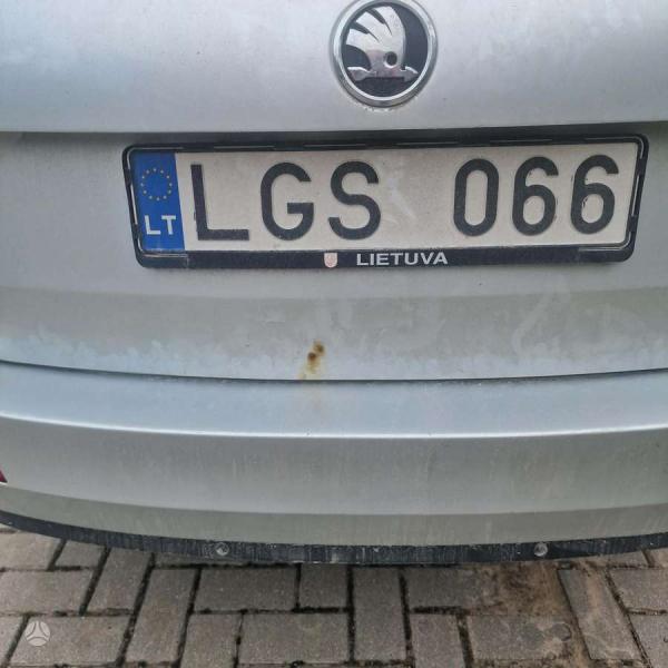 Grey Skoda Octavia 2014 in Vilnius, with an engine capacity of 1.20 L and mileage of 377 thousand km for 3200 €, photo 6 on AUTOMOTO.COM.LV