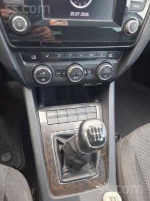 Grey Skoda Octavia 2014 in Liepaja, with an engine capacity of 2.00 L and mileage of 199 thousand km for 6600 €, photo 5 on AUTOMOTO.COM.LV