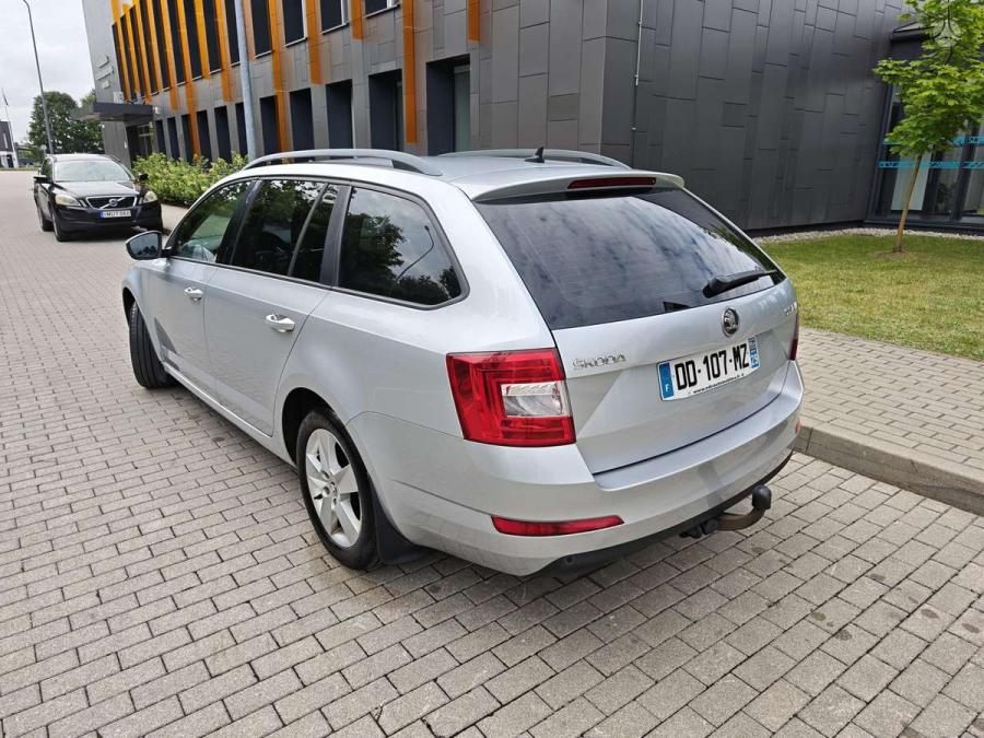 Pelēks Skoda Octavia 2014 Tauragė, ar dzinēja tilpumu 1.60 L un nobraukumu 290 tūkst. km par 4700 €, foto 5 vietnē AUTOMOTO.COM.LV