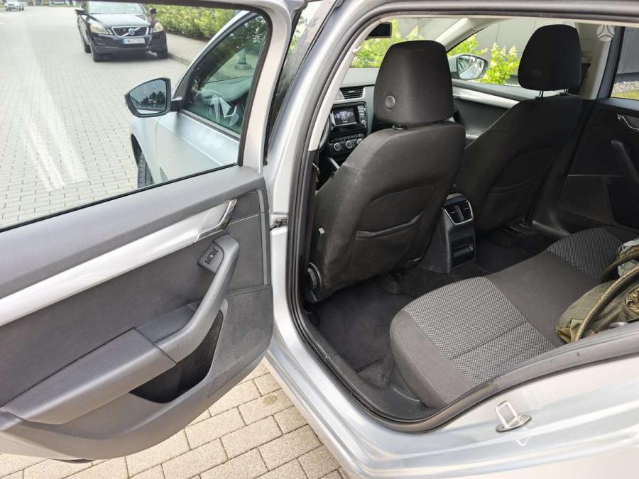Pelēks Skoda Octavia 2014 Tauragė, ar dzinēja tilpumu 1.60 L un nobraukumu 290 tūkst. km par 4700 €, foto 16 vietnē AUTOMOTO.COM.LV