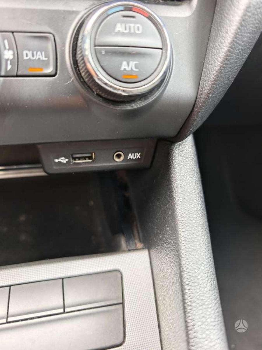 Pelēks Skoda Octavia 2014 Tauragė, ar dzinēja tilpumu 1.60 L un nobraukumu 290 tūkst. km par 4700 €, foto 22 vietnē AUTOMOTO.COM.LV