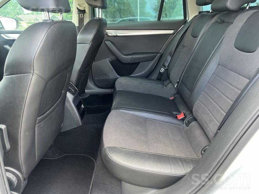 Grey Skoda Octavia 2014 in Rezekne, with an engine capacity of 2.00 L and mileage of 324 thousand km for 5790 €, photo 13 on AUTOMOTO.COM.LV